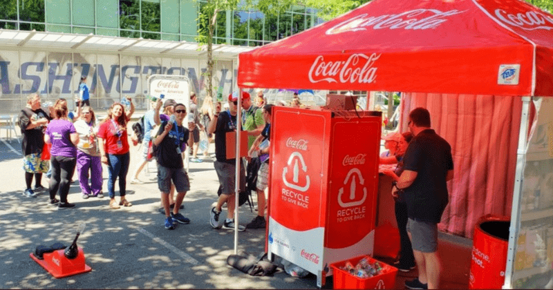 Reverse Vending Machine: Coca-Cola per un pianeta senza rifiuti in plastica