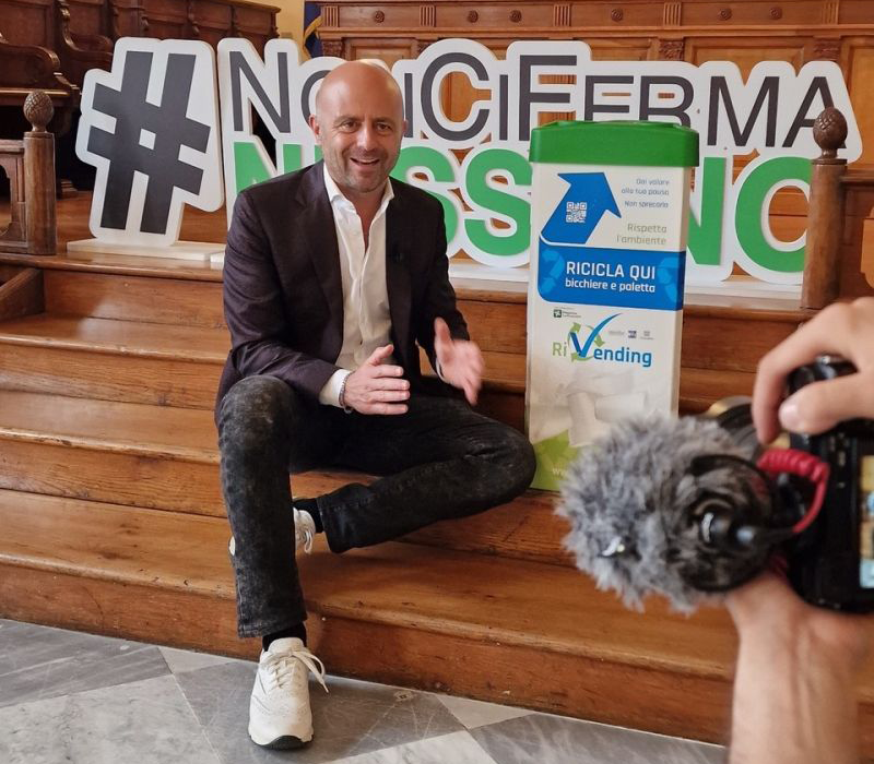 RiVending è Green Partner del 10° tour #NonCiFermaNessuno di Luca Abete